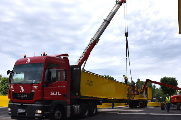 Instalación de grúas pórtico para NFM Technologies | GH Cranes