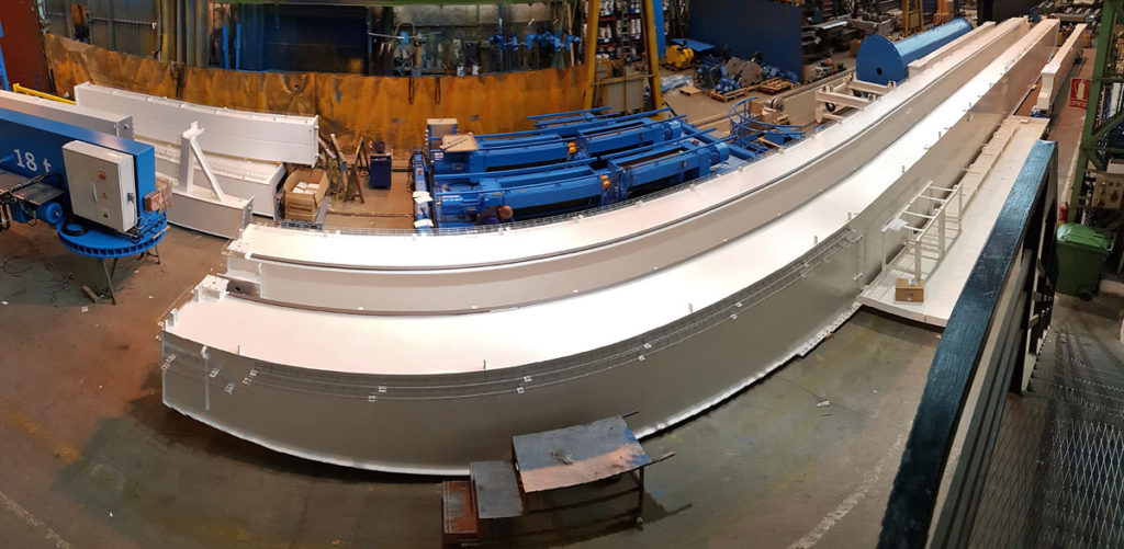 Fabricación para Perú de 2 grúas pórticos con 5 elevaciones en el mismo ...