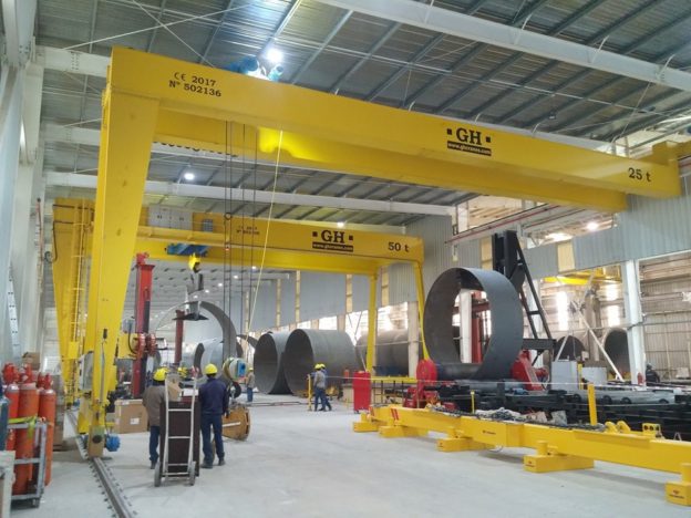 GRÚAS Y PÓRTICOS PARA LA PLANTA DE TORRES EÓLICAS DE HAIZEA SICA EN ...